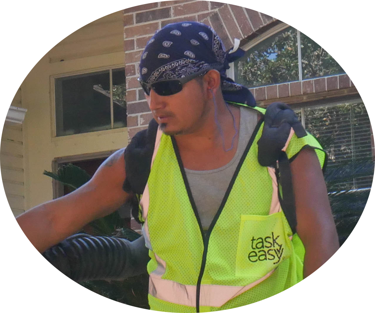 Lawn Mowing and Maintenance Service Contractors